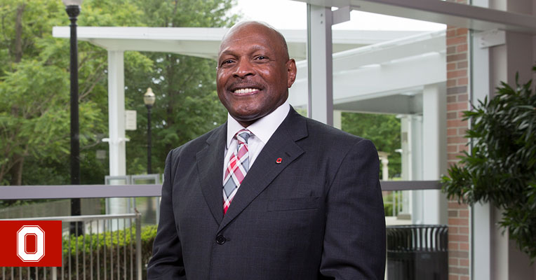 Griffin models grace, service—Ohio State Alumni Magazine